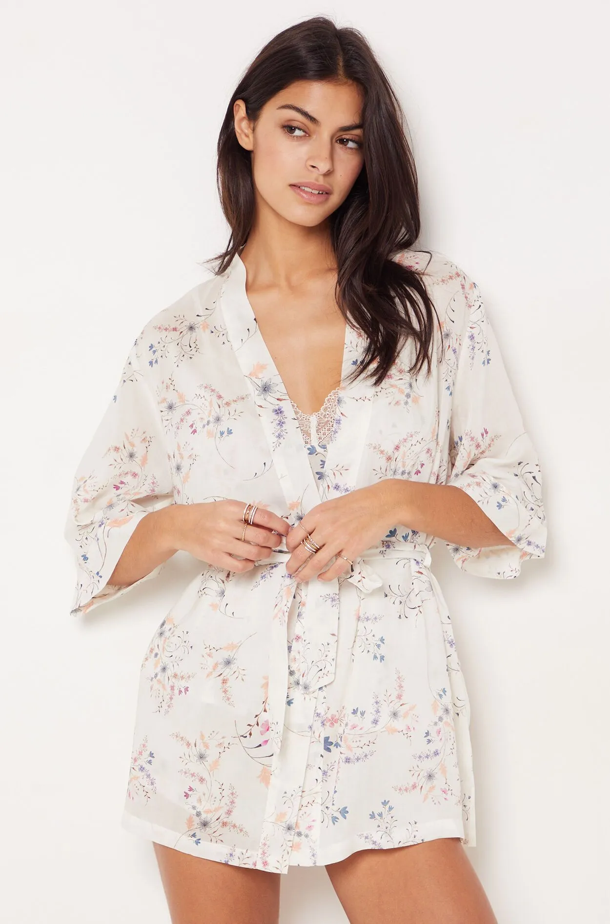 FLOWERY Tie-back floral negligee