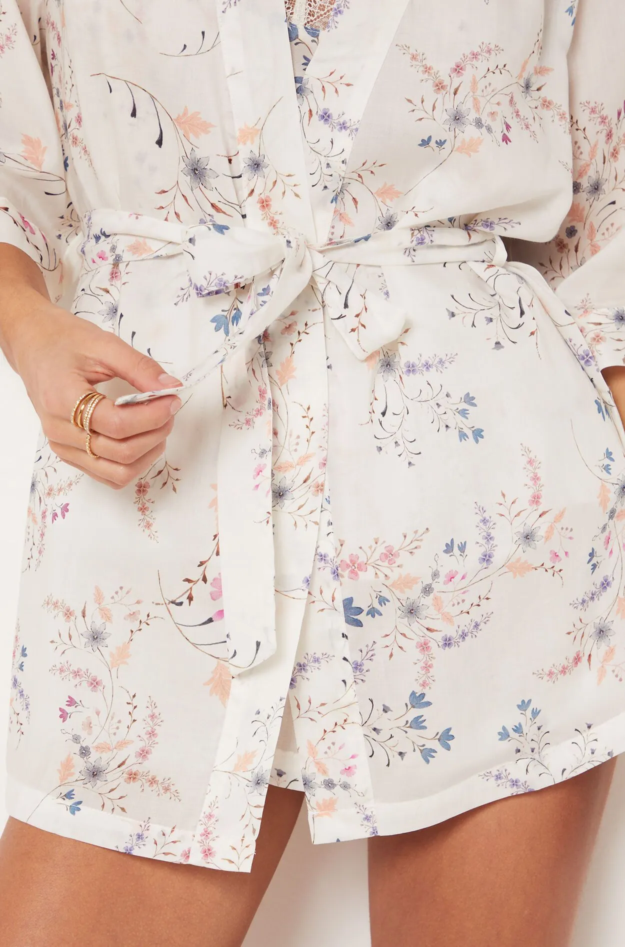 FLOWERY Tie-back floral negligee